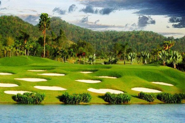 St Andrews 2000 - Golf course near Bangkok Pattaya Thailand